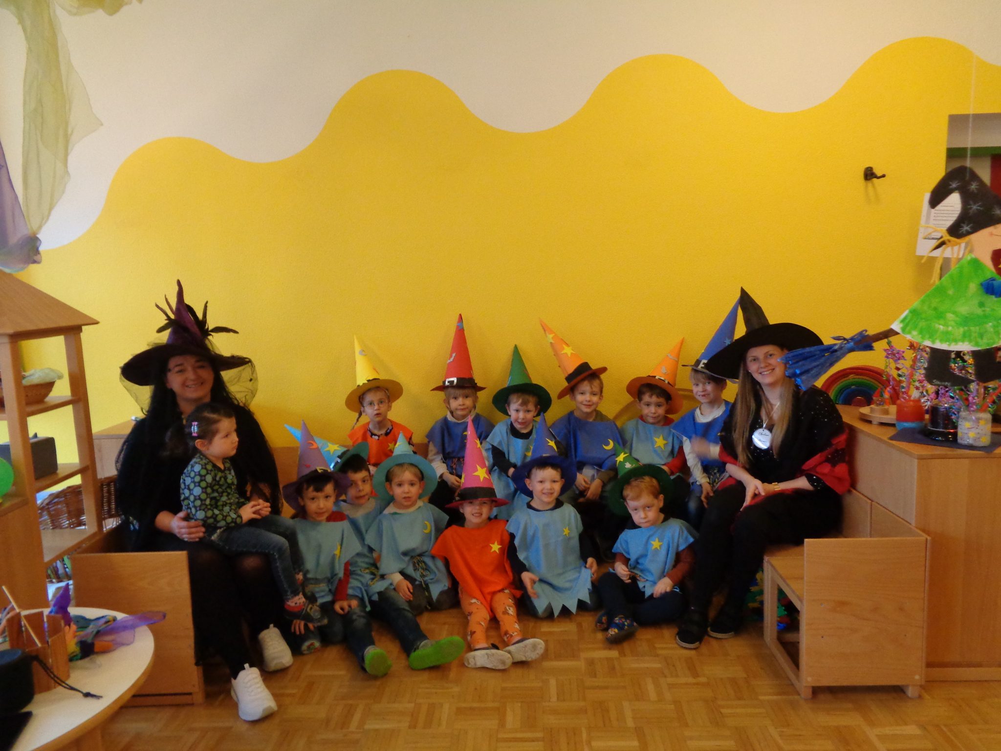 Wir feiern heute Fasching! – Kindergarten Straß im Attergau